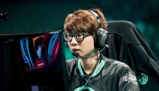 League Of Legends: CLG Star Reignover Departs the Team | N4G